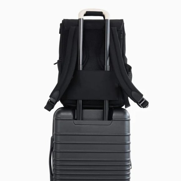 BEIS | Bags | Nwt Beis Travel Hanging Backpack In Black | Poshmark